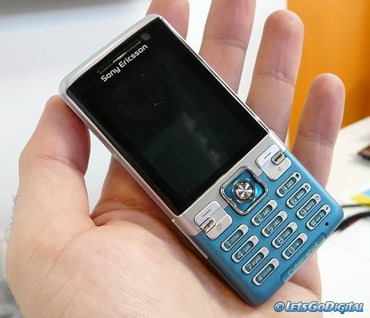 Sony Ericsson C702