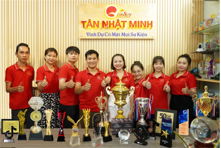 Tân Nhật Minh - Sản Xuất Kỷ Niệm Chương Pha Lê Thủy Tinh