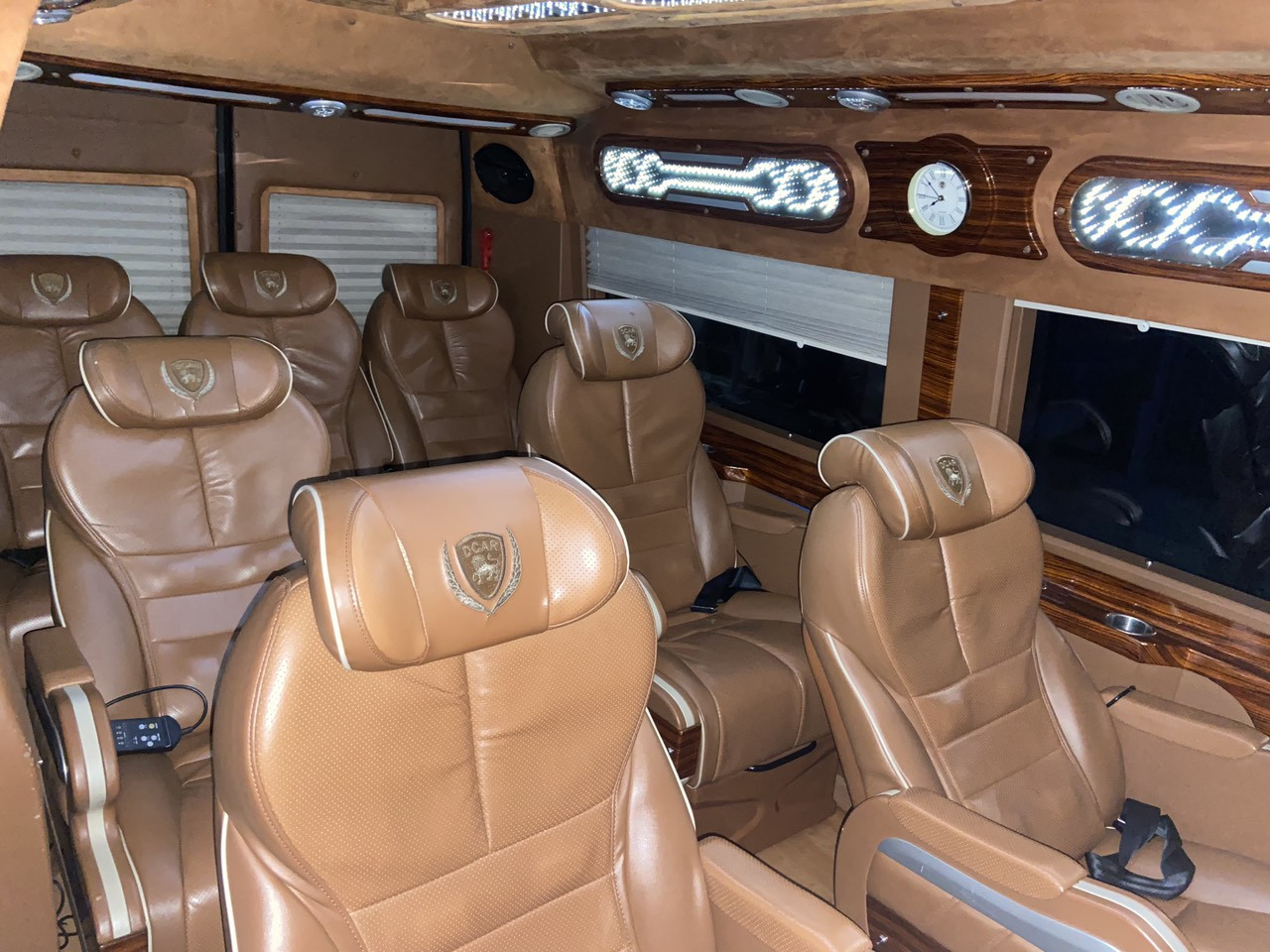 Dcar Limlousine 9 Seater Rental