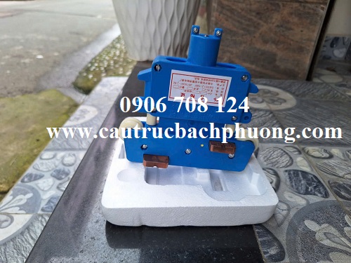 Chổi điện hộp kín JD-4-100A
