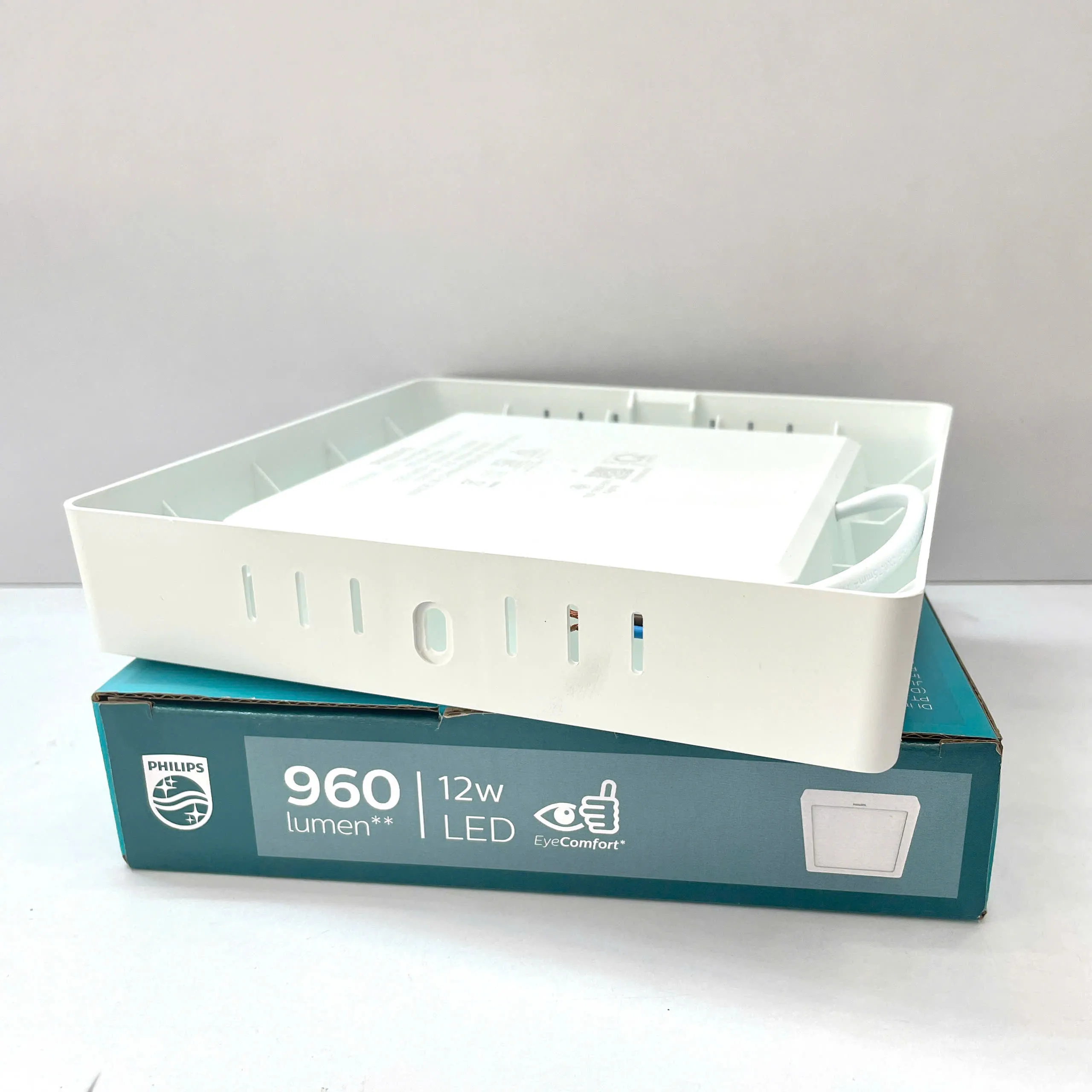 Đèn Led Ốp Nổi Vuông Philips Eridani SQ: Nơi Ánh Sáng Chạm Đến Hoàn Mỹ ...