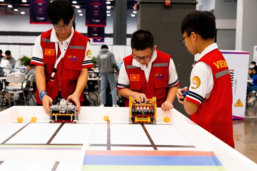 Đội Tuyển Việt Nam đạt Giải Lớn Tại Cuộc Thi Robot Thế Giới Robotacon