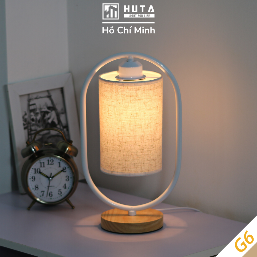 Đèn ngủ để bàn thân gỗ HUTA Mã G6