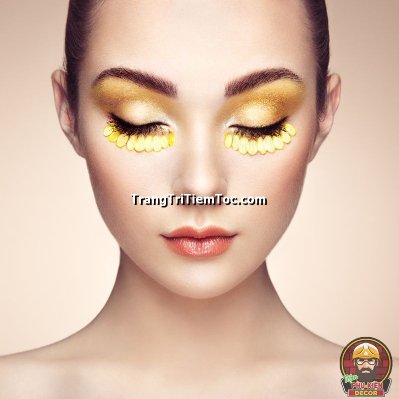 Tranh trang trí tiệm makeup đẹp