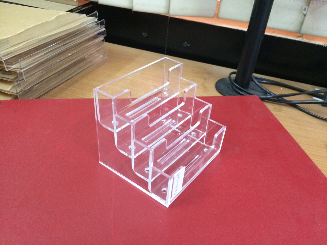 Bạn cần báo giá các loại kệ cardvisit?