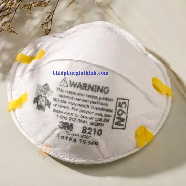 Khẩu trang phòng độc 3M 8210 N95 dùng một lần