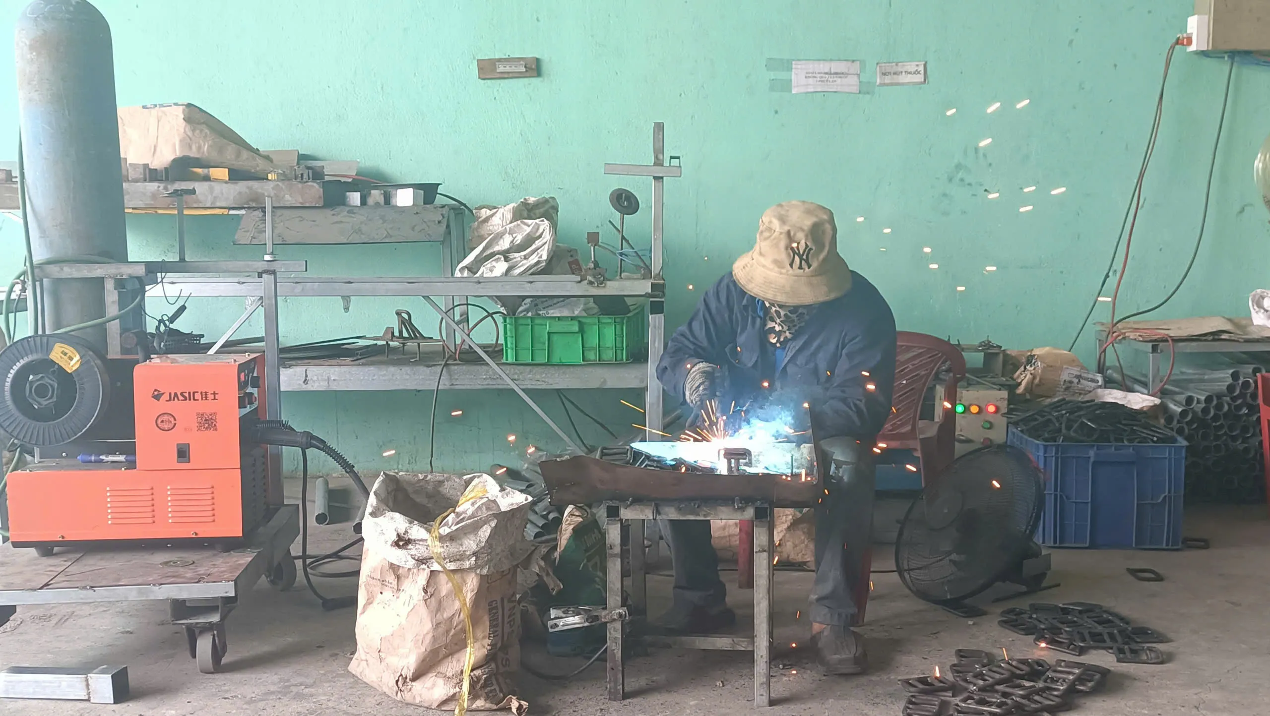 Gia Công Hàn Sắt Thép Tại TP.HCM | An Thành Hàn Cơ Khí Hàng Đầu TPHCM