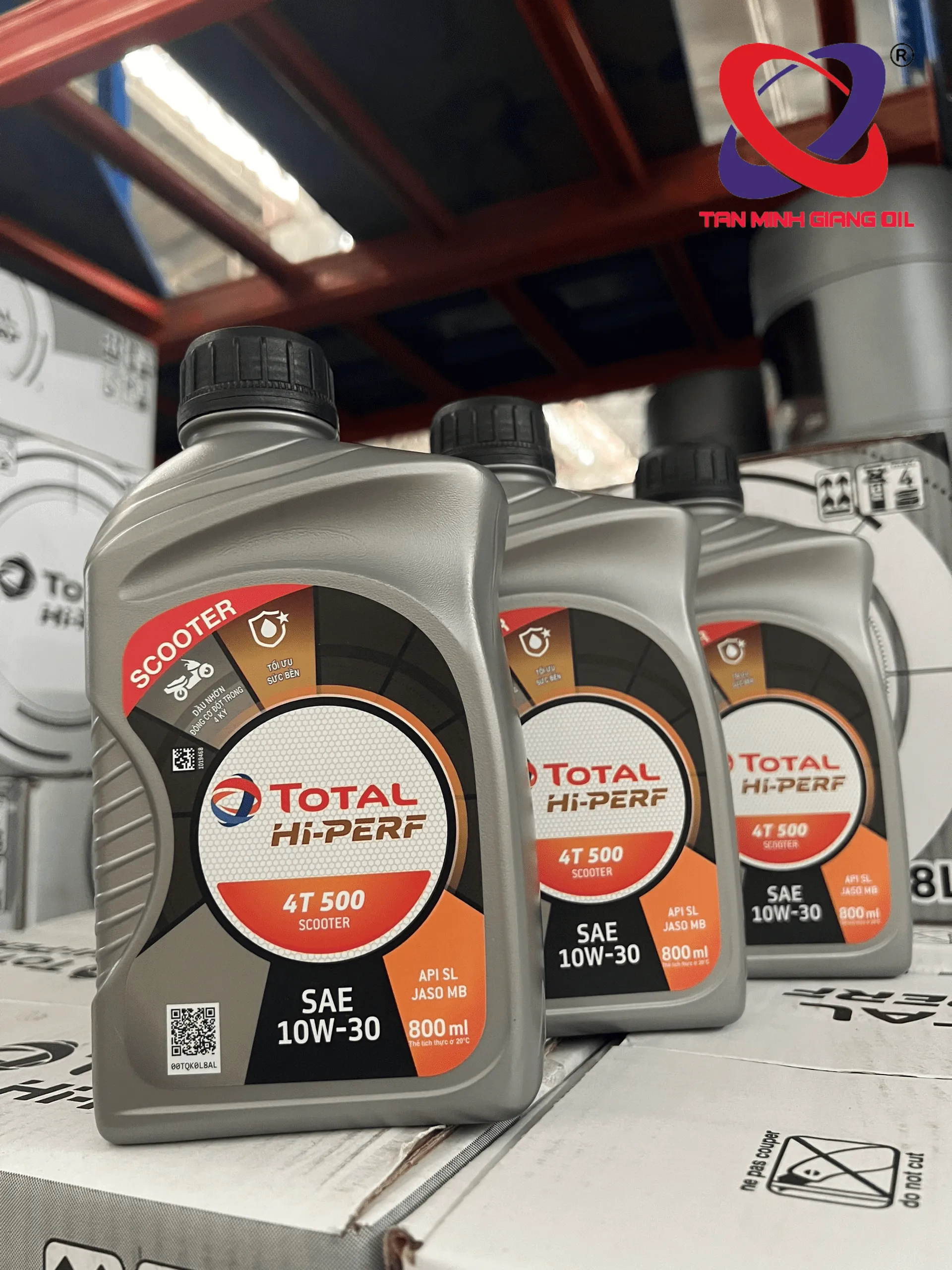 Nhớt xe tay ga TOTAL HI PERF 4T 500 SC 10W30 800mL