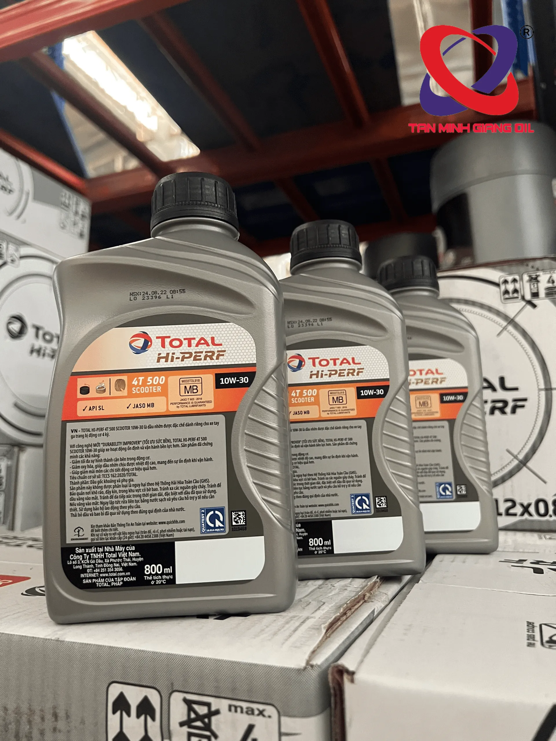 Nhớt xe tay ga TOTAL HI PERF 4T 500 SC 10W30 800mL