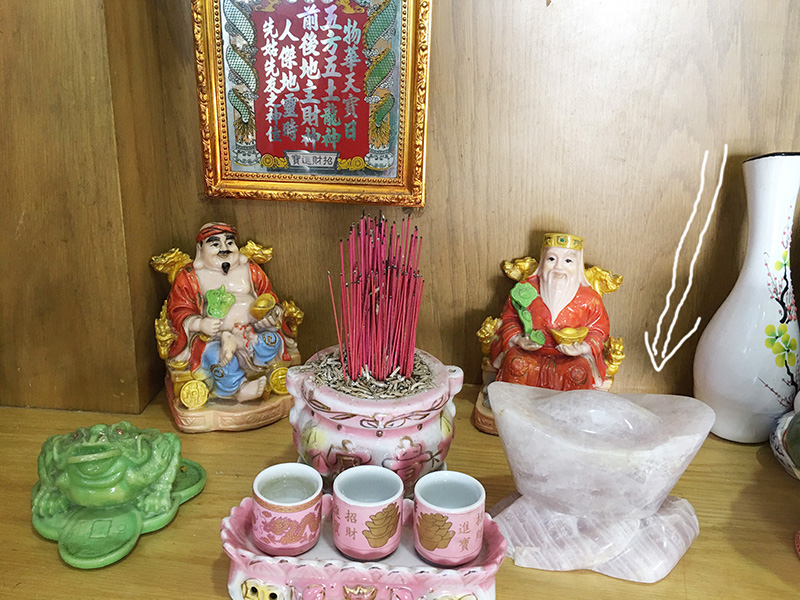 BÍ MẬT KHỦNG KHIẾP MIẾU THỜ ÔNG ĐỊA-THẦN TÀI