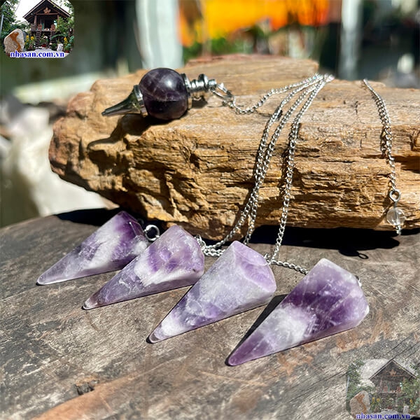 Top 5 dowsing bracelets from natural stones that are popular today