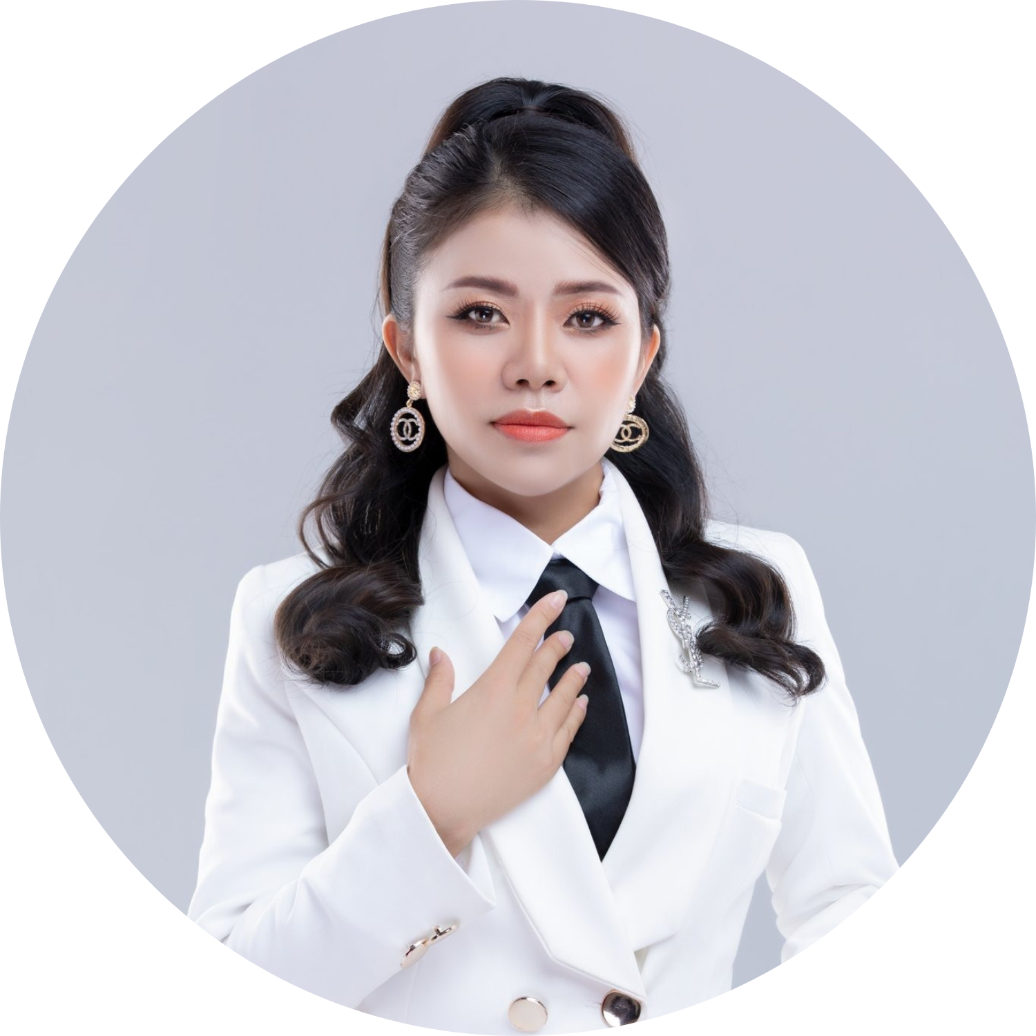 CEO PHẠM THÚY HÀ CHỦ THƯƠNG HIỆU GHẾ MASSAGE FUJISHIMA