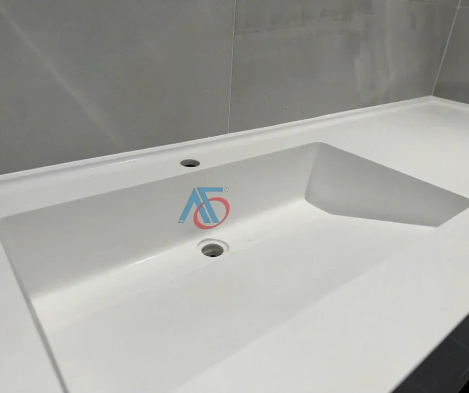 Hoàn thành thi công Lavabo liền khối đá Solid Surface cho khách ở Hải Dương