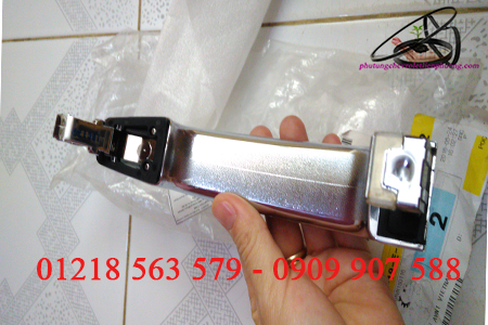 {{Sắc nét}} Tay mở cửa ngoài xe captiva c140 chính hãng, giá tốt