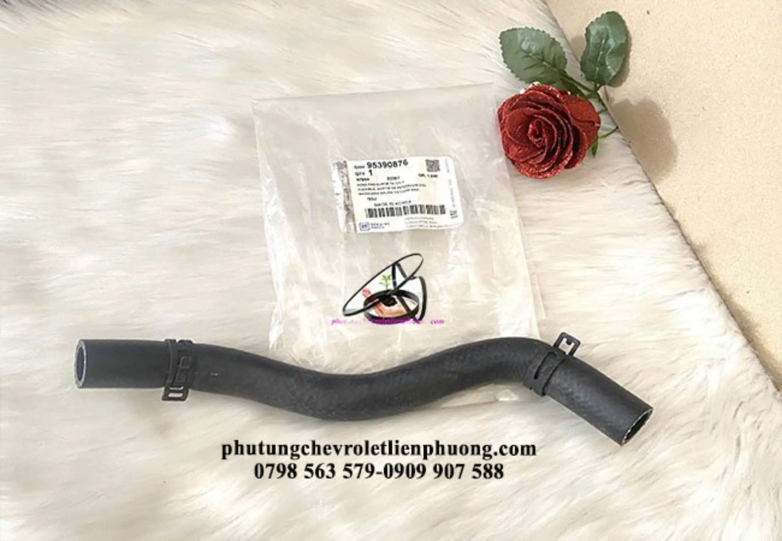 Ống nước từ ống chia đến bình nước phụ chevrolet cruze chính hãng máy 1.6