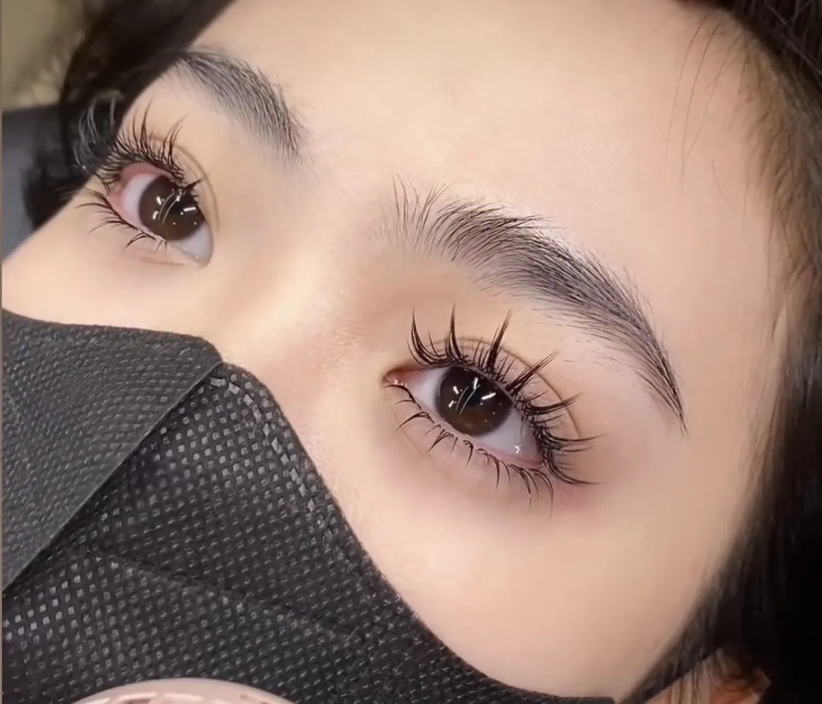 Khám Phá Các Kiểu Nối Mi 2025: Xu Hướng Làm Đẹp Mới