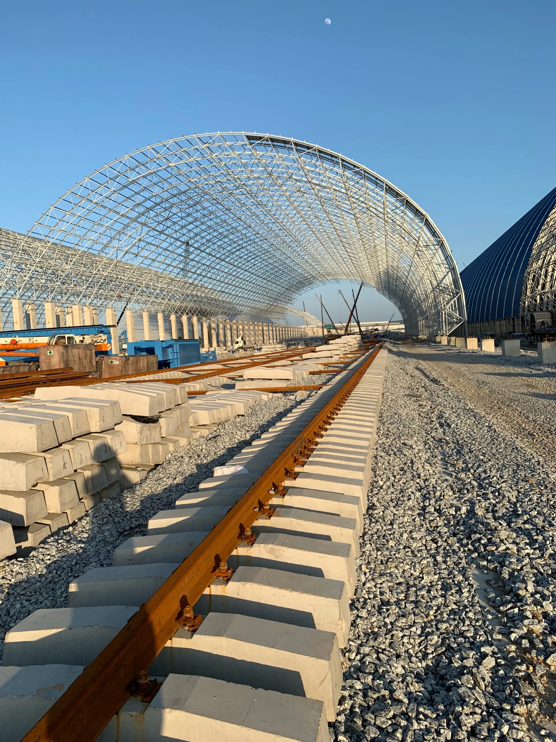 Thi công hệ thống Ray-Rail chuyên nghiệp