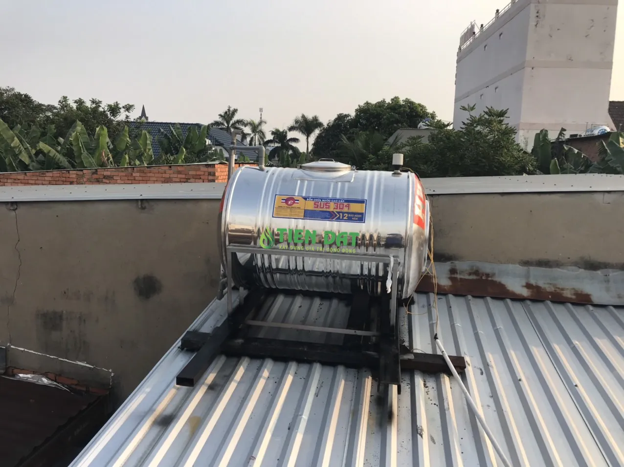 Bồn nước Hwata 1500L độ bền cao, chống gỉ sét, phù hợp với mọi thời tiết