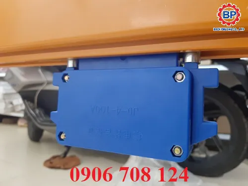 Chổi tiếp điện hộp kín 4 pha JD-4-100A