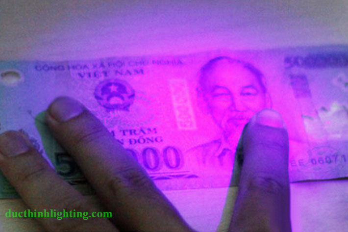 Đèn Pin Sạc LED Đa Năng 2 Trong 1