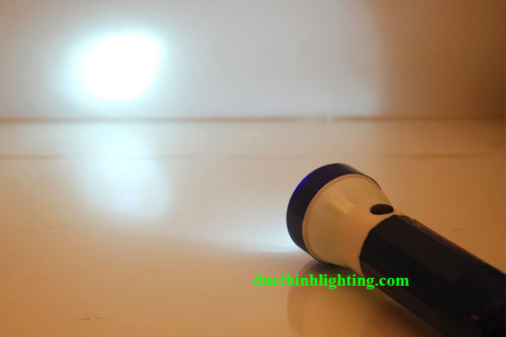 Đèn Pin Sạc LED Đa Năng 2 Trong 1