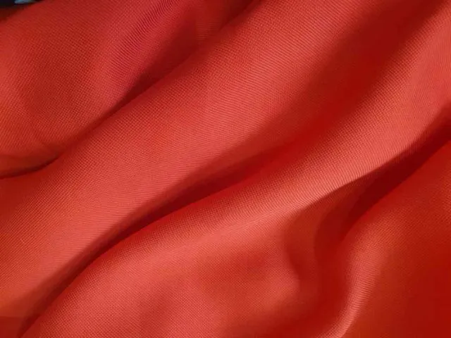 Vải linen lụa phù hợp để may những kiểu trang phục nào?