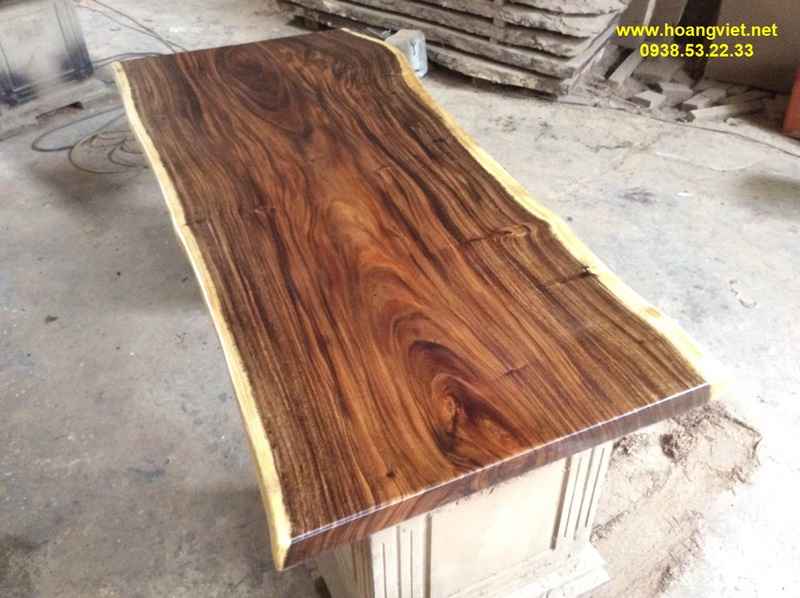 Sự thật về độ đẹp và chất lượng của mặt bàn gỗ me tây TPHCM.