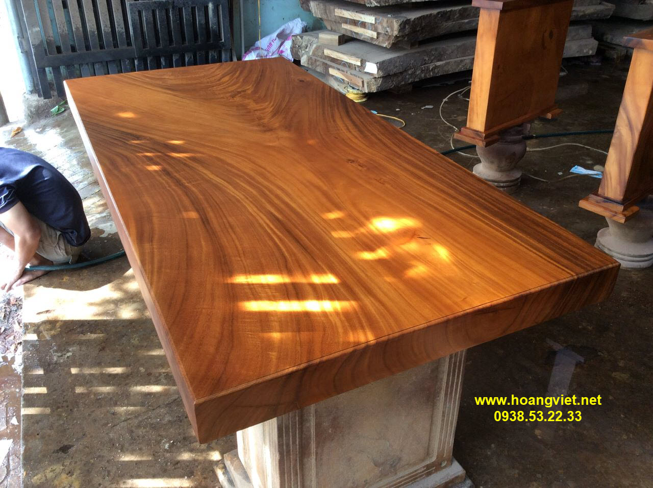 Mặt bàn gỗ me tây giá bao nhiêu?