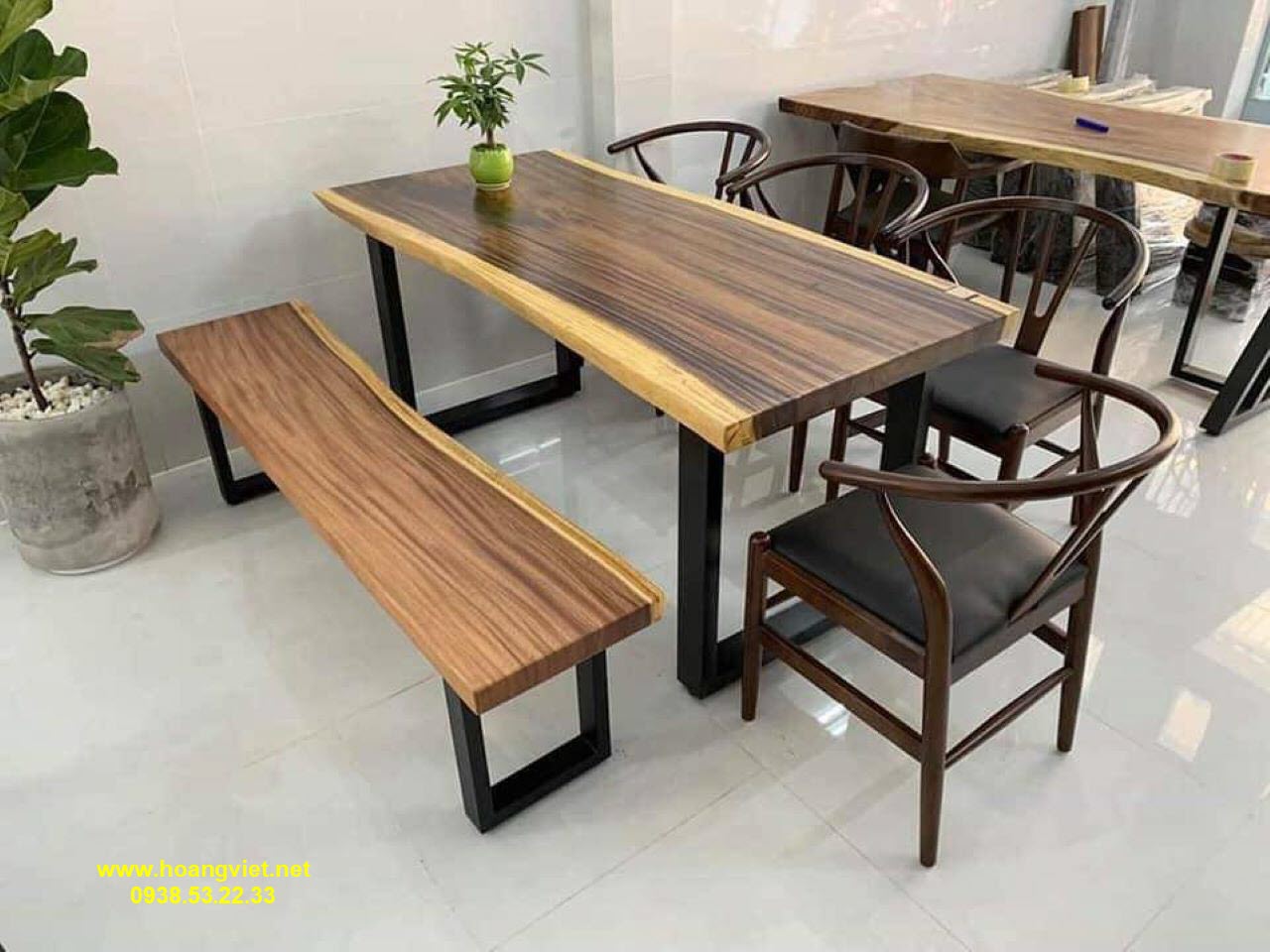 Cách chọn mặt bàn gỗ me tây nguyên khối đảm bảo chất lượng