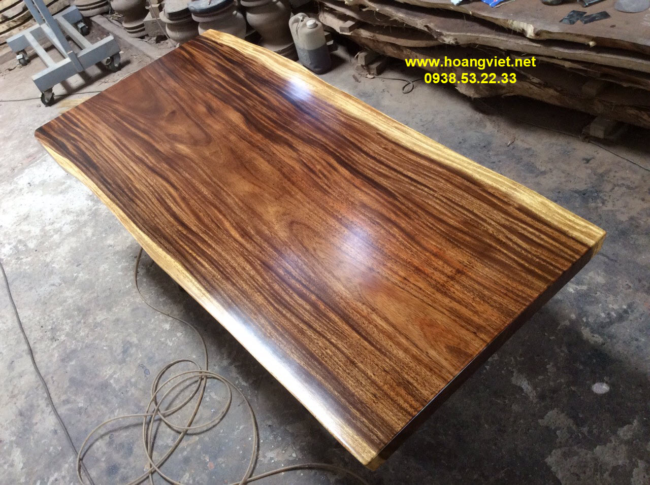 Sự thật về độ đẹp và chất lượng của mặt bàn gỗ me tây tại TPHCM.